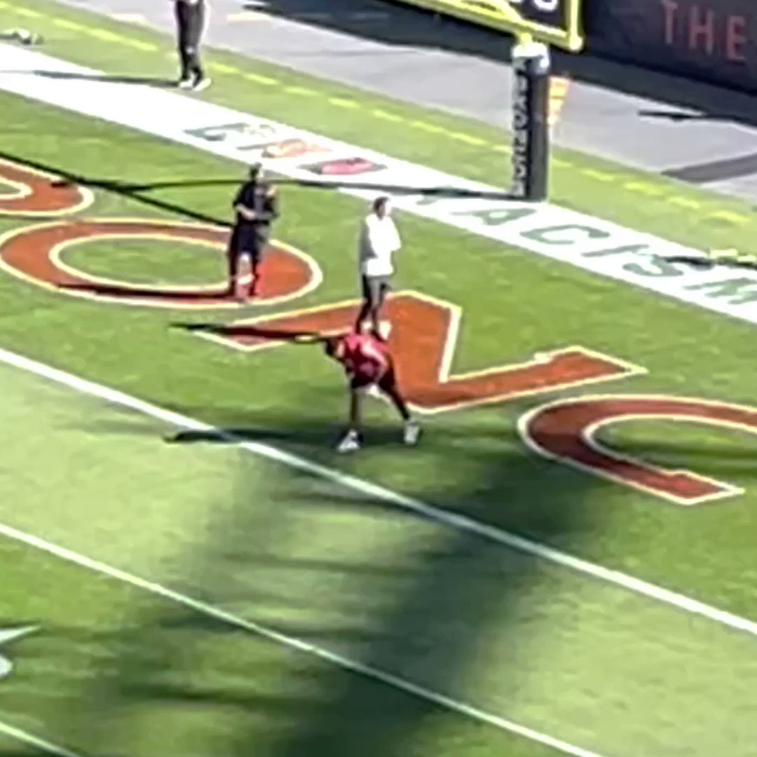 Matt Maiocco on Twitter: "Arik Armstead’s pregame workout. https://t.co/yVyL4gOwQ9" / Twitter