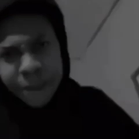 Arctic25._. on Twitter: "@realRubenSim Eatin a burger with no honey mustard https://t.co ...