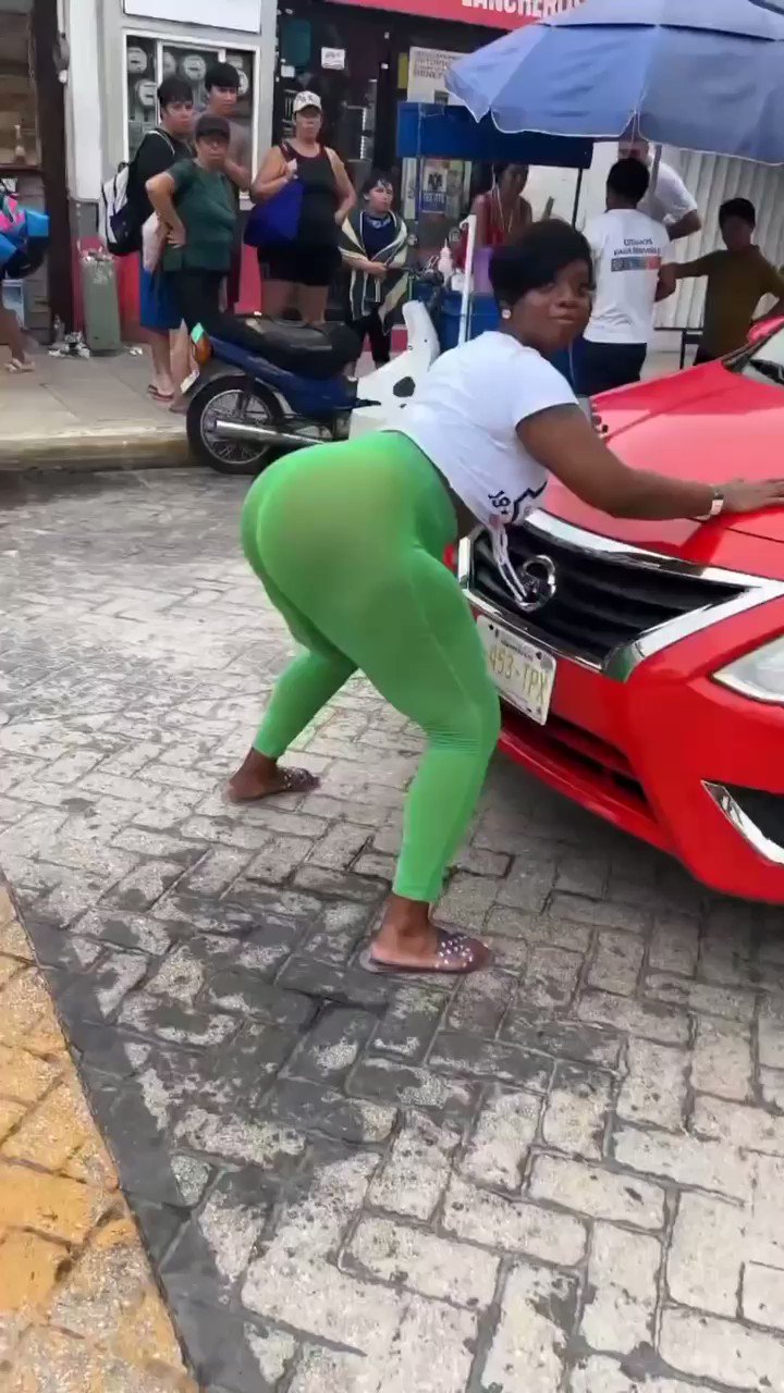 I ️ Big Butts on Twitter: "She my favorite twerker on the net!!! IYKYK https://t.co/yqsZzlI2L7 ...