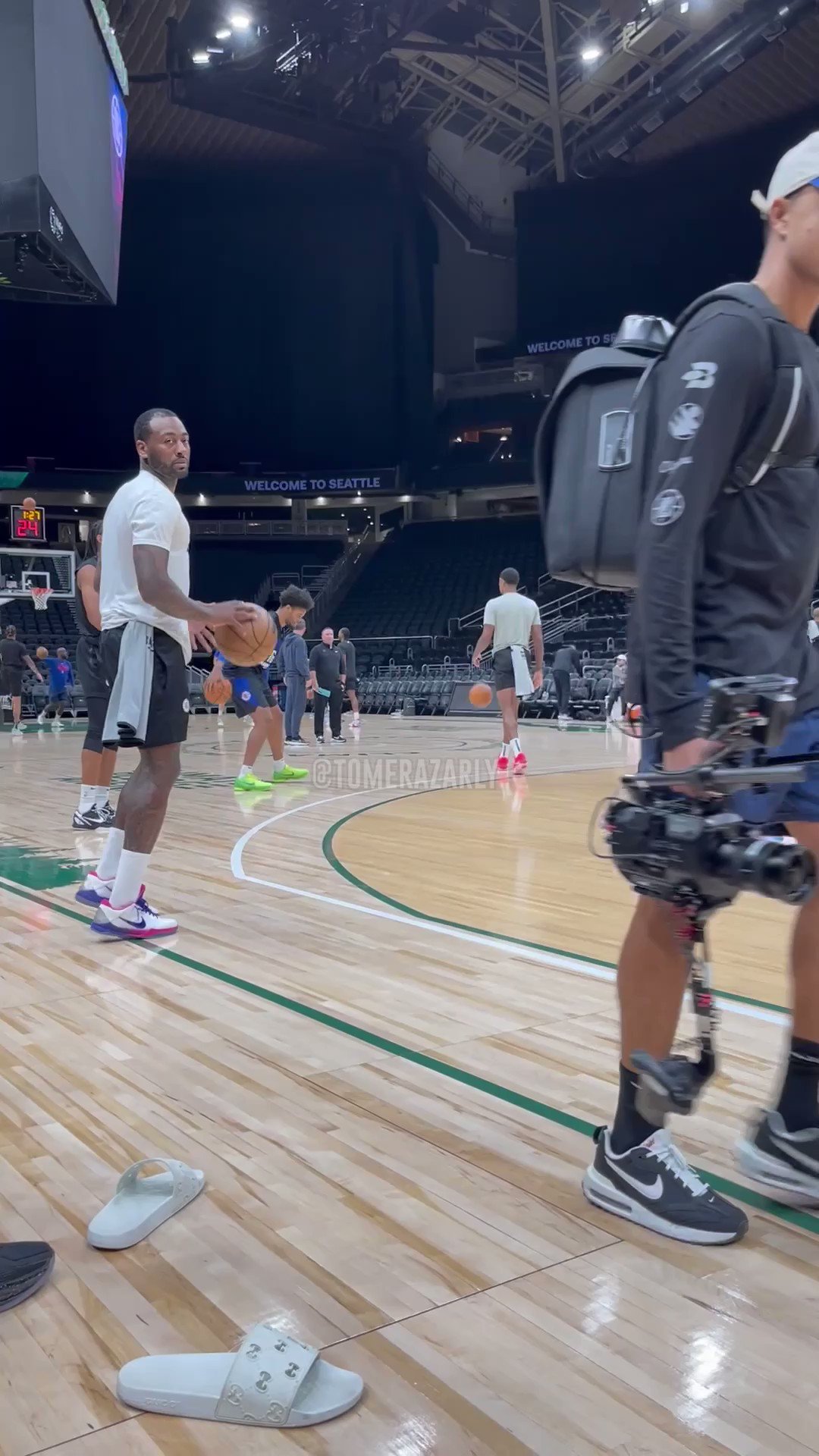 ClutchPoints on Twitter: "John Wall vibing 😂 (via @TomerAzarly) https://t.co/kLvKR1Bevs" / Twitter