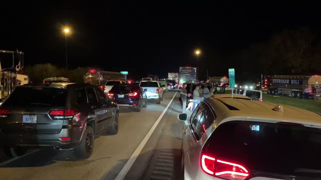 Kim Kuizon FOX 13 on Twitter: "Happening now I-75 North Bound is at a standstill near Toledo ...