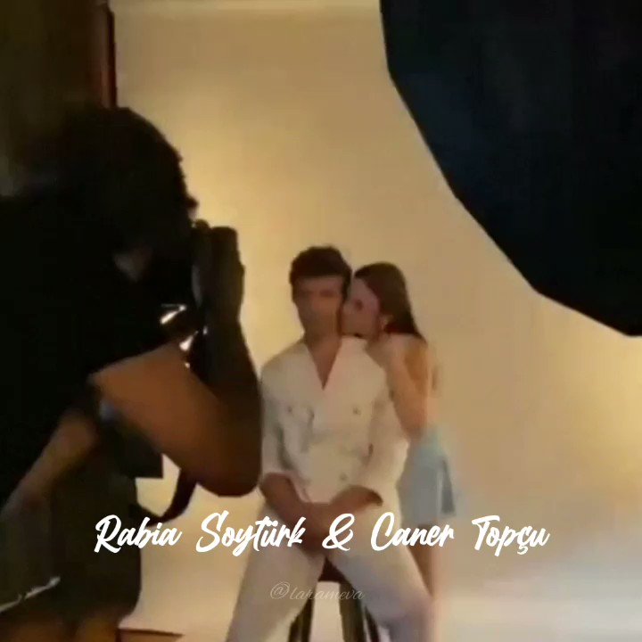 lara | fan account on Twitter: "Uyumu,aurasıyla ve arkalarındaki devasa sosyal medya gücüyle bu ...