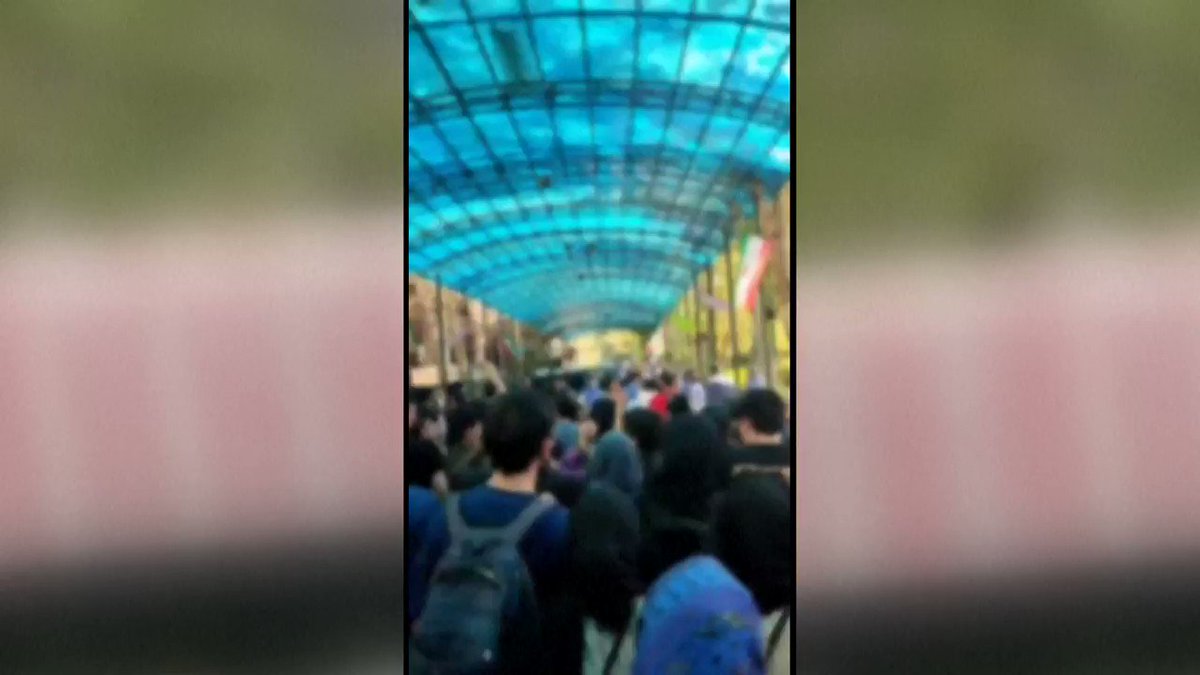 جريدة الوطن On Twitter بالفيديو 🎦 طلاب في جامعة طهران يطلقون هتافات
