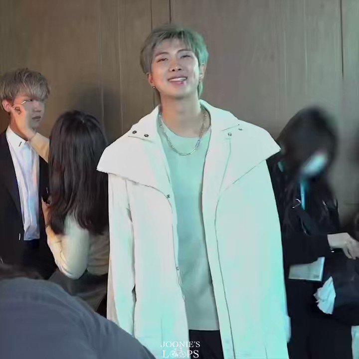 namjoon loops on Twitter: "everything about this man… 😮‍💨 #RM https://t.co/hHEvJn5Dnv" / Twitter
