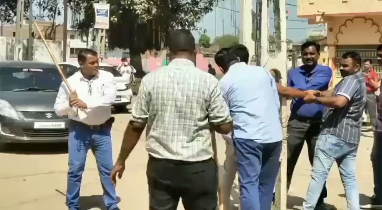 Dr. Syed Rizwan Ahmed on Twitter: "कतई “भौकाल सुताई” करदी गुजरात पुलिस। 🤡😂🤤😀 https://t.co ...