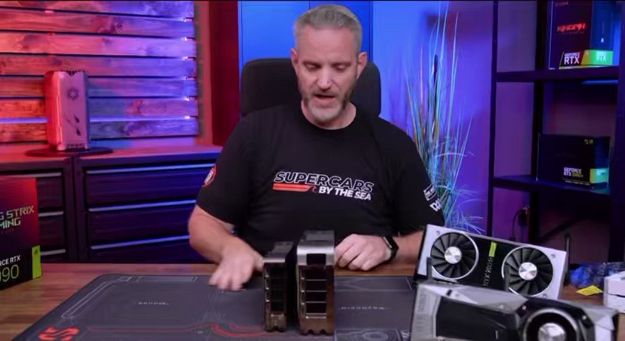 Tom Warren on Twitter: "@JayzTwoCents the RTX 4090 Founders Edition is nearly 10mm shorter than ...