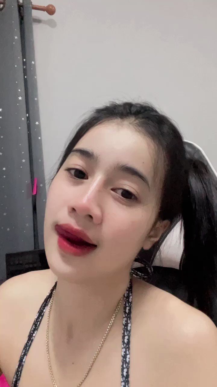 Phanthira Taiphit on Twitter: "ลิ้นน้องเป็นไร⁉️🤣 https://t.co/57Y7dmobzS" / Twitter