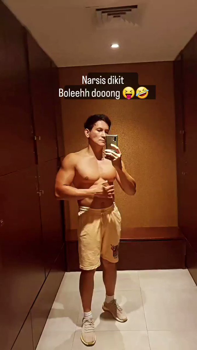 MRVVIP on Twitter: "Marcelino Lefrandt shirtless mirror snap. #selebwatch"