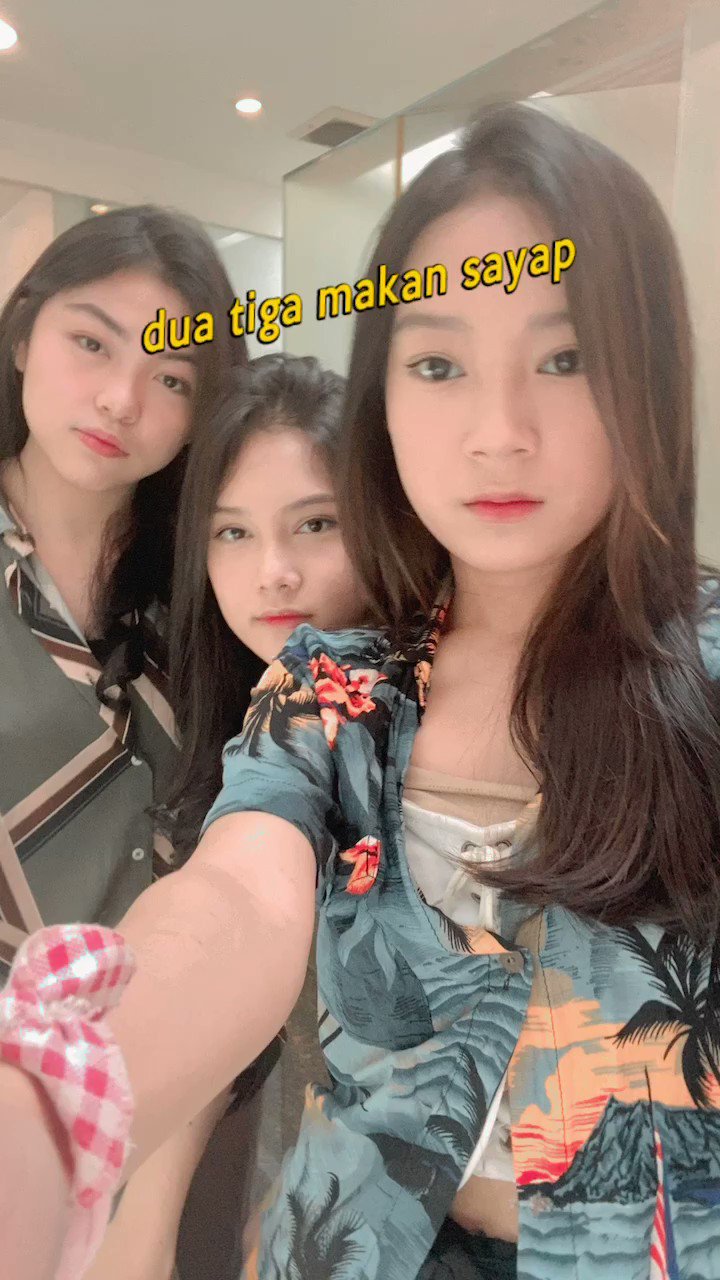 Gabriel Angelina on Twitter: "dua tiga makan sayap sayap kok dimakan… https://t.co/yZIatrZoKi ...