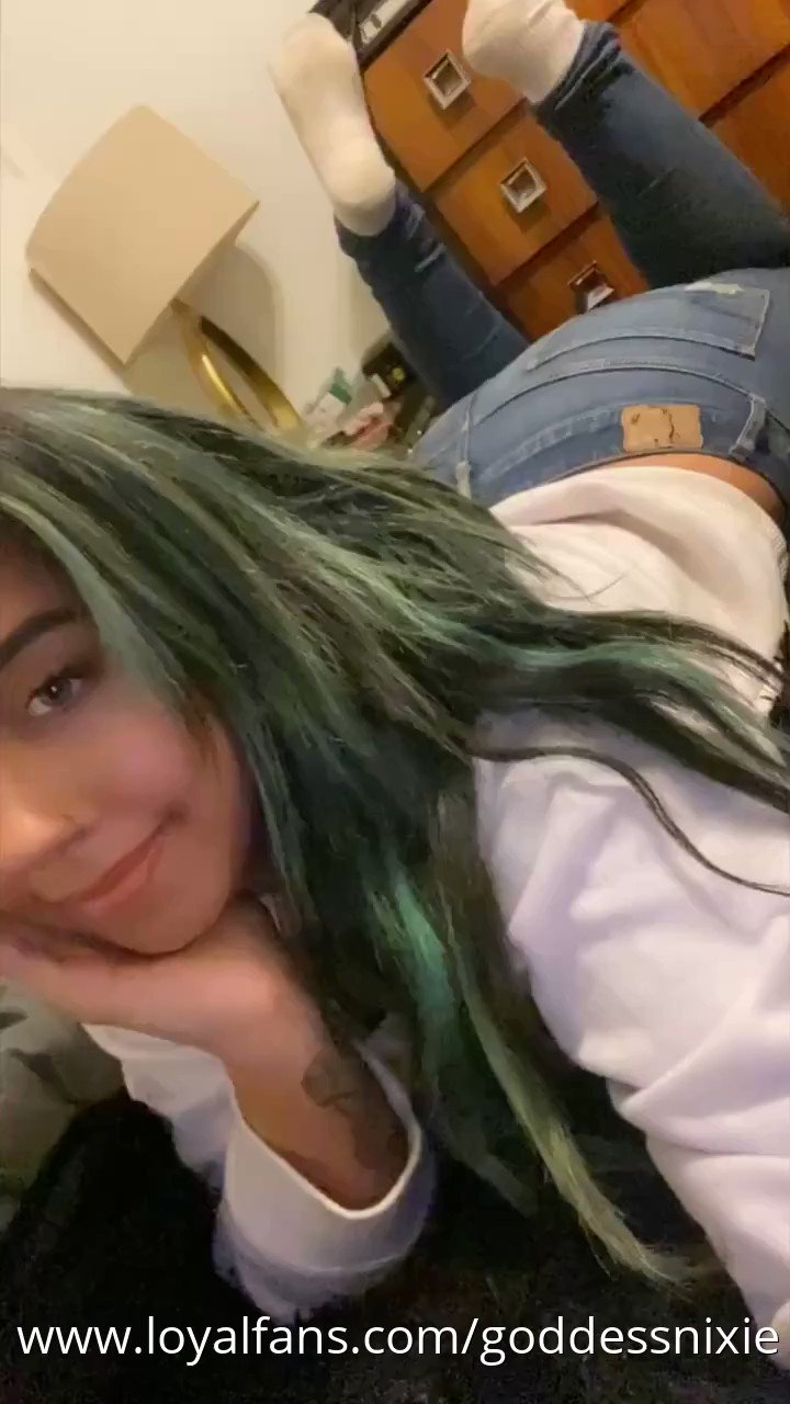 𝐆𝐎𝐃 𝐍𝐈𝐗𝐈𝐄 ♡ on Twitter: "I just sold a video on #realloyalfans. Take a look here: https://t.co ...