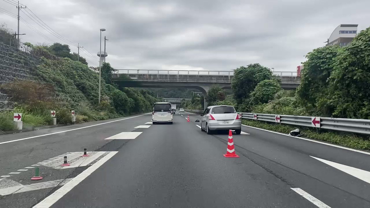 クマダトシロー On Twitter 圏央道 外回り 日の出インター事故 自衛隊車両にオカマ？渋滞通過に50分😡通過予定の方は迂回をお勧めします。ホント圏央道はキャパオーバー 