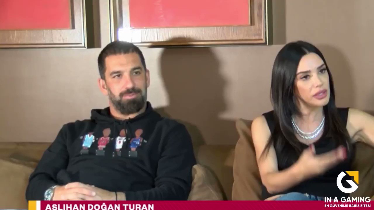 59.748 futbol tayfa anı on Twitter: "613- arda turan, eşi konuşurken uzaklara dalıyor... https ...