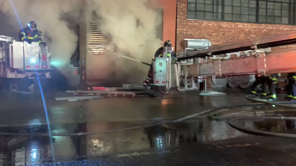 Fdny On Twitter Fdny Units Are Currently Operating At A 3 Alarm Fire