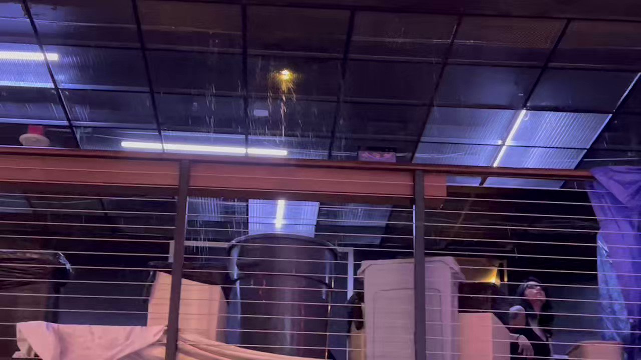 hungrybox 🏆🏆🏆 on Twitter: "THE LUD VENUE IS CURRENTLY BEING FLOODED BY AN UNKNOWN WATER SOURCE ...