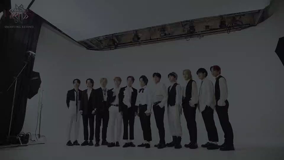 JO1 on Twitter: "[📢] 𝟐𝟎𝟐𝟐 𝐉𝐎𝟏 𝟏𝐒𝐓 𝐀𝐑𝐄𝐍𝐀 𝐋𝐈𝐕𝐄 𝐓𝐎𝐔𝐑 '𝐊𝐈𝐙𝐔𝐍𝐀' 🎪OFFICIAL GOODS🎪 SHOOTING BEHIND 公開 ...