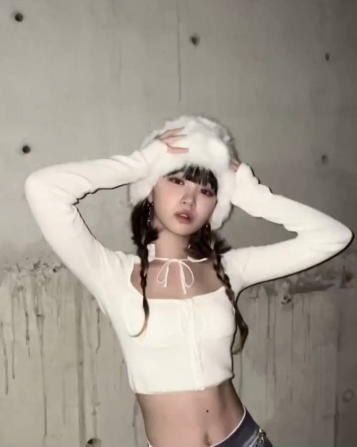 chaewon loops on Twitter: "CHAEWON KIM. https://t.co/KvHos7nAu5" / Twitter