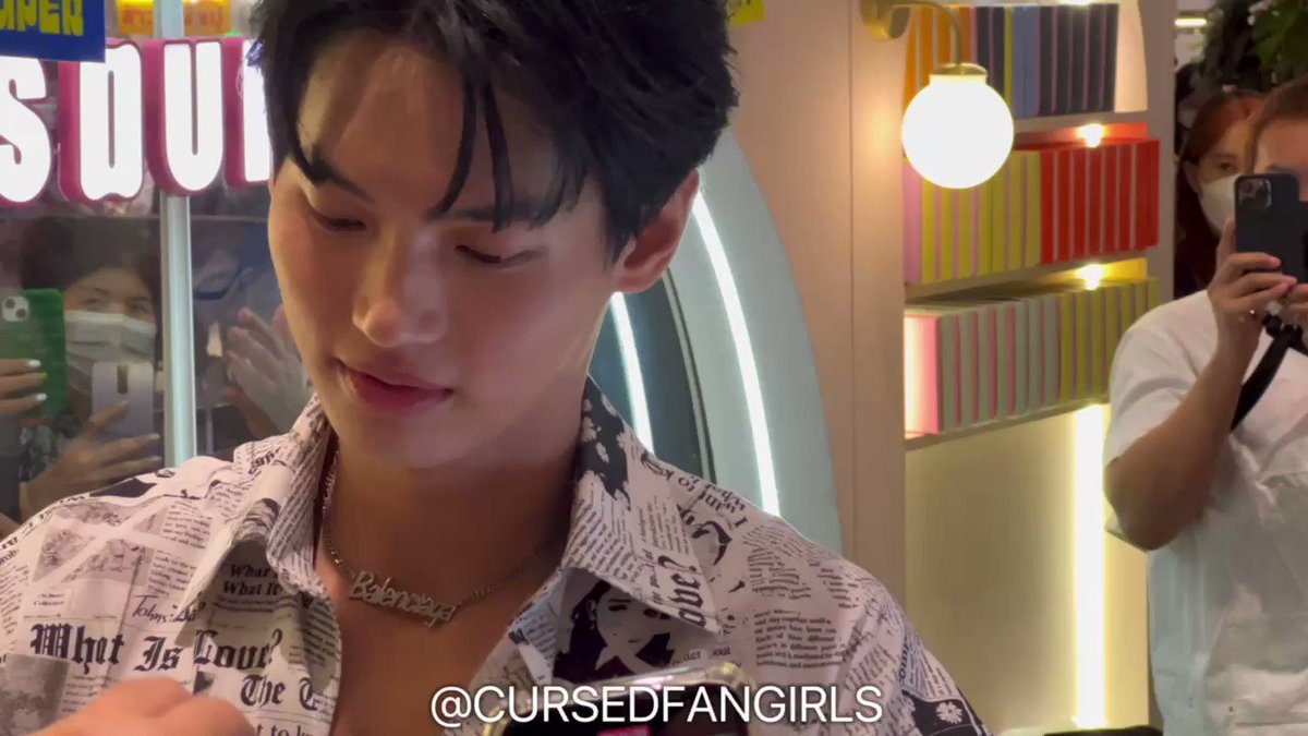 CursedFangirls★彡 on Twitter: "Vivo รึป่าว Vivo รึป่าว~ พรีเซนเตอร์ดีเด่น~😂 ...