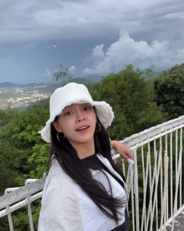 김세정 - KIM SEJEONG on Twitter: "[IG] clean_0828's Instagram update (1/2) https://instagram.com/p ...