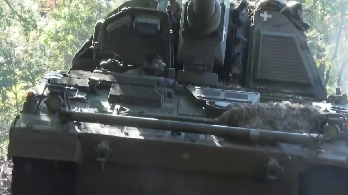 MilitaryLand.net on Twitter: "📽️German-supplied PzH 2000 self-propelled howitzer in hands of ...