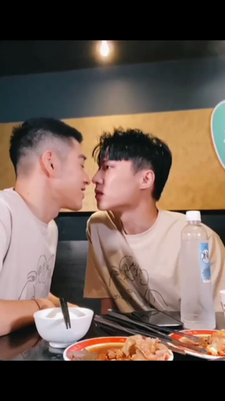 nay• #MyToothYourLove on Twitter: "2nd kiss from AnLang cp 💋💋 #MyToothYourLove #我的牙想你 https://t ...