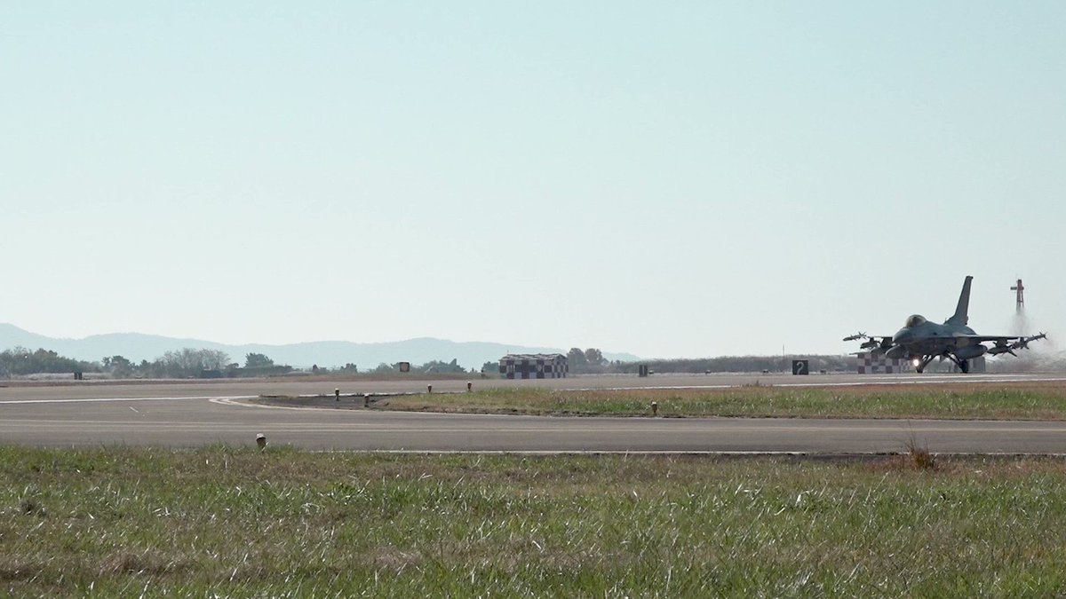 NK NEWS on Twitter: "NEW: South Korea's JCS released a video of ROK KF-16 jet firing SPICE-2000 ...