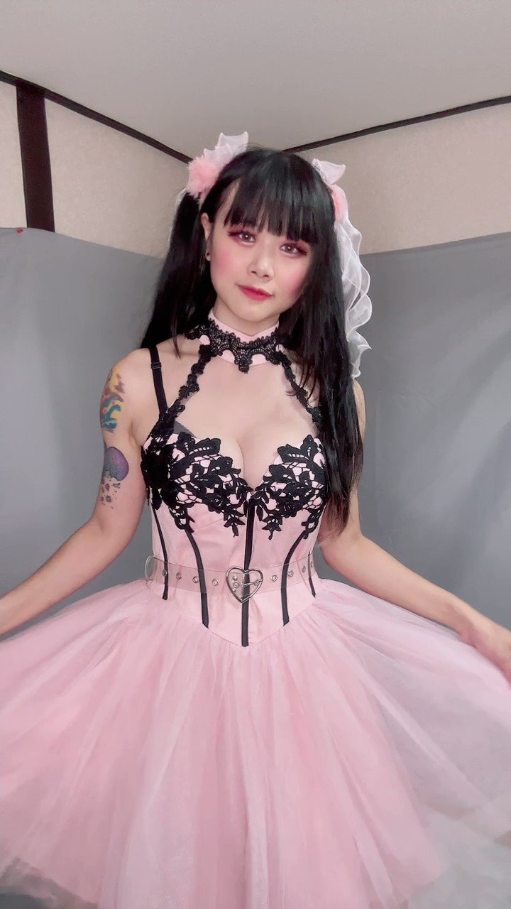 Canniny on Twitter: "Day 36 Today’s outfit Went to see sunset 🌅 https://t.co/DlXPW7wWOQ" / Twitter