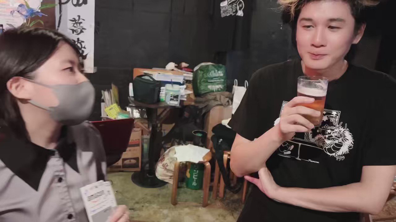 @takahiro_ch/撮影禁止の場所で撮影会などしてるアホモデル / Twitter