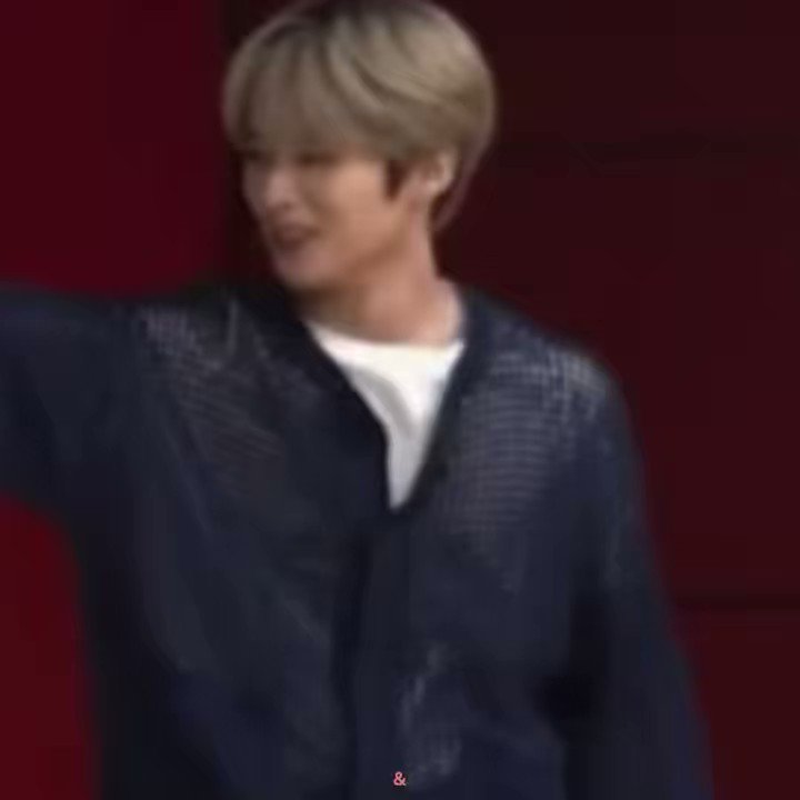 And On Twitter 아니 요복이가 잠깐만 하고 얘기하려고하니까 턱 들고 얘기해보라는듯이 웃는거 진짜 어이없어 님 언제부터 그렇게 눈웃음치면서 웃엇다고요