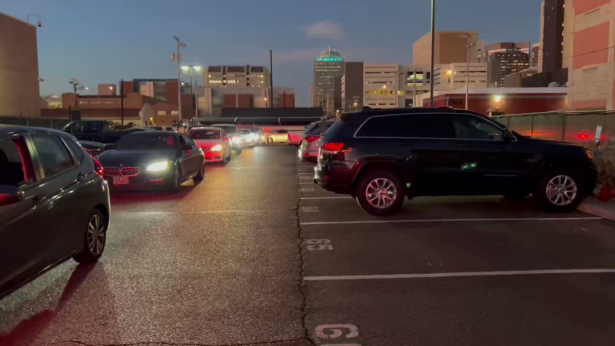 Rose von Perbandt on Twitter: "RT @NicoleSGrigg: Long line of cars outside the Maricopa County ...