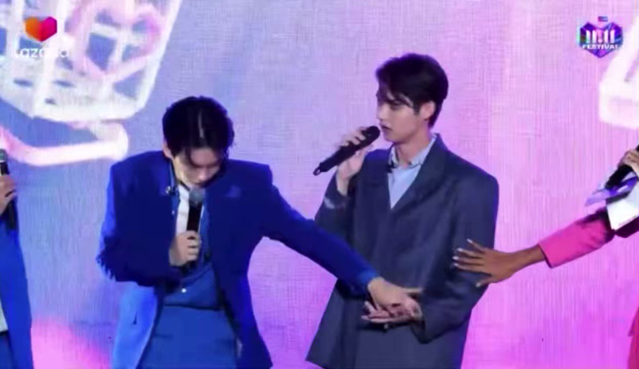 𝐁𝐫𝐢𝐠𝐡𝐭 𝐟𝐨𝐫 𝐌𝐲 𝐖𝐢𝐧🌤 on Twitter: "🌚🌝 BrightWin x LAZ1111 #Lazada1111LiveTH #ไบร์ทวิน #bbrightvc # ...