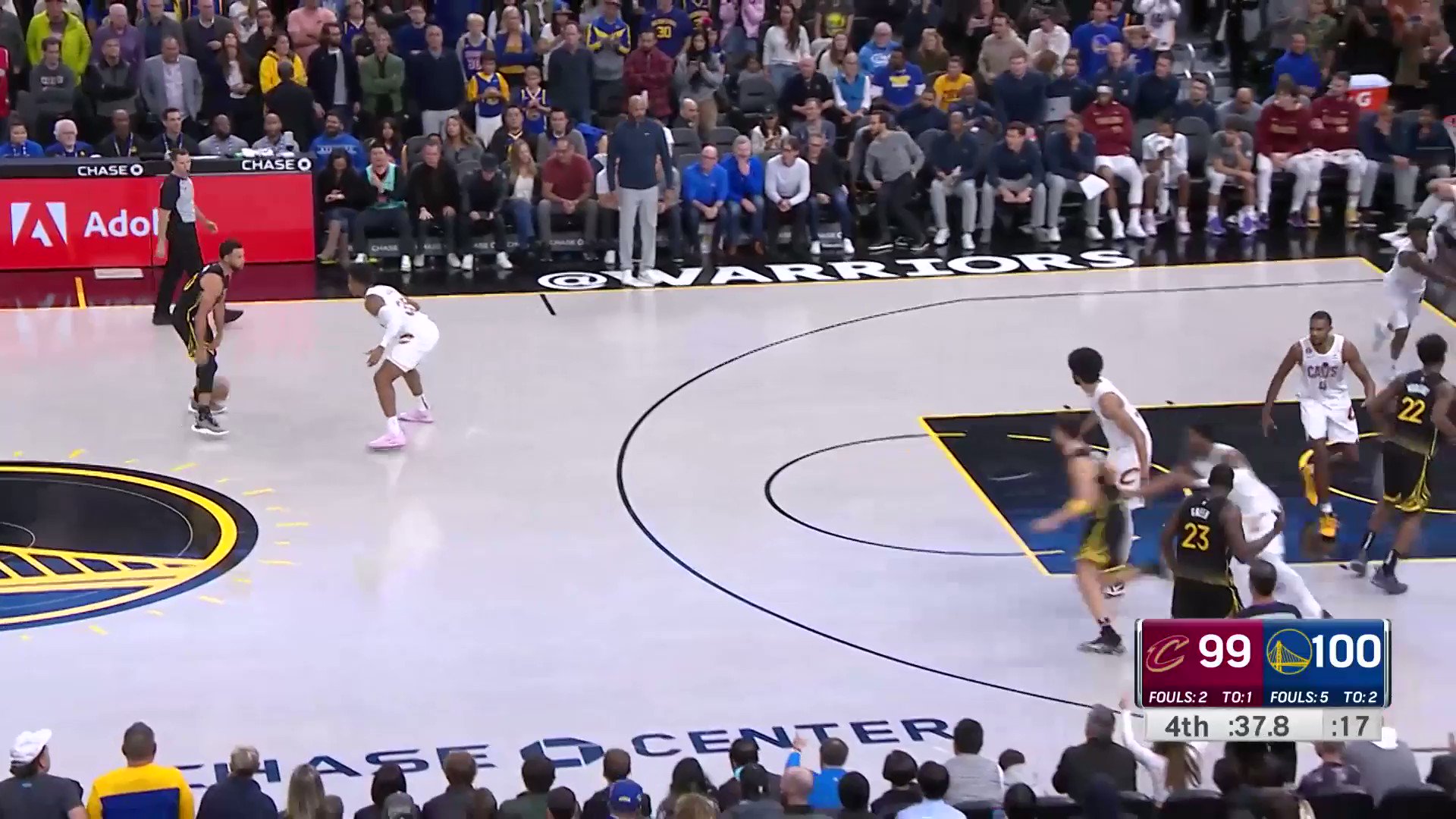 NBA on Twitter: "🚨 STEPHEN CURRY IN THE CLUTCH 🚨 The Warriors lead by 4 with 34.1 remaining in ...