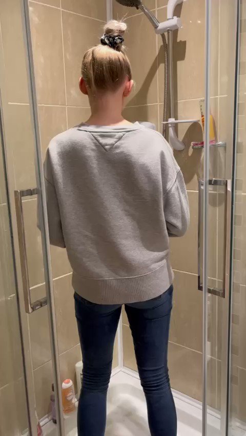 donna jones on Twitter: "@ao #AOLetsGo the dogging scene from Car Share" / Twitter