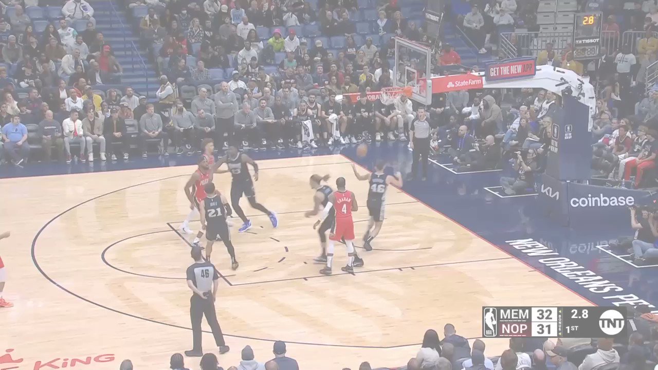 NBA Japan on Twitter: "ジャ・モラントが第1Q終わりにハーフコートからブザービーター🤯 グリズリーズ対ペリカンズ NBA Rakutenで生配信中！ 👉 https ...