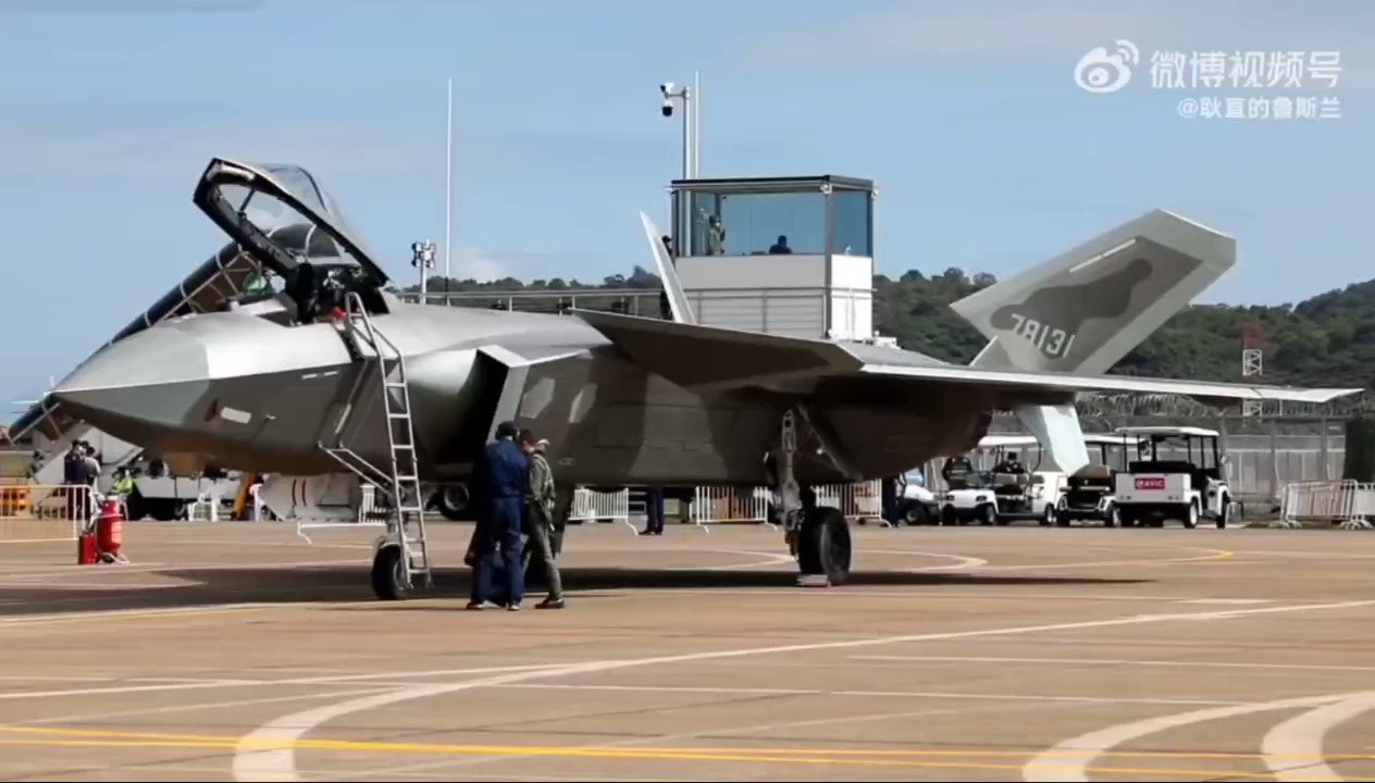 お砂糖wsnbn on Twitter: "J-20A エンジン始動からタキシングまで。 (filmed by 耿直的鲁斯兰) https://t.co/nhnM9i6bRW" / Twitter