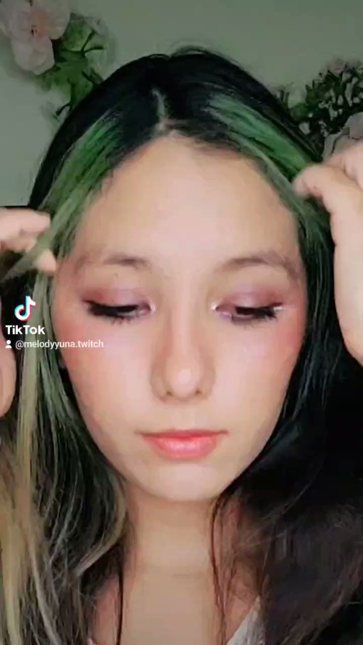 Melody Yuna On Twitter When A Fan Is Watching Another Streamer