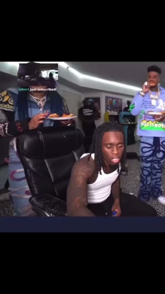 clout_wrld on Twitter: "Blueface girlfriend had Kai cenat shook for a sec 😂😂 chrisean rock https ...