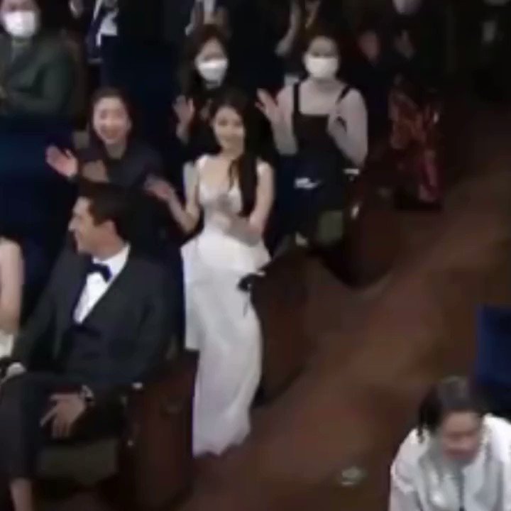 hyabbie lilly🥑🦡 on Twitter: "compilation of iu dancing to zico's performance | her cute pout in ...