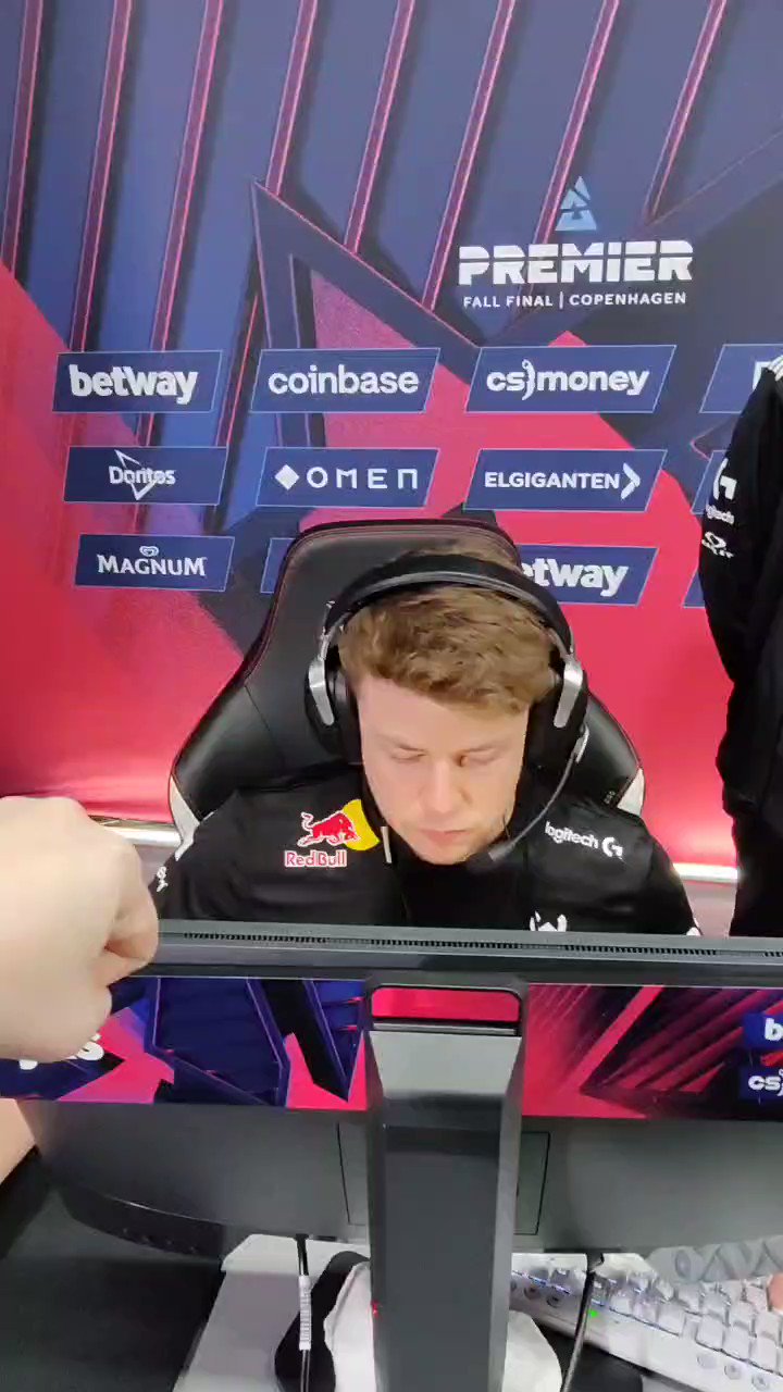 G2 Esports on Twitter: "FIST BUMP BUFF INC https://t.co/HBCOFqeETL" / Twitter