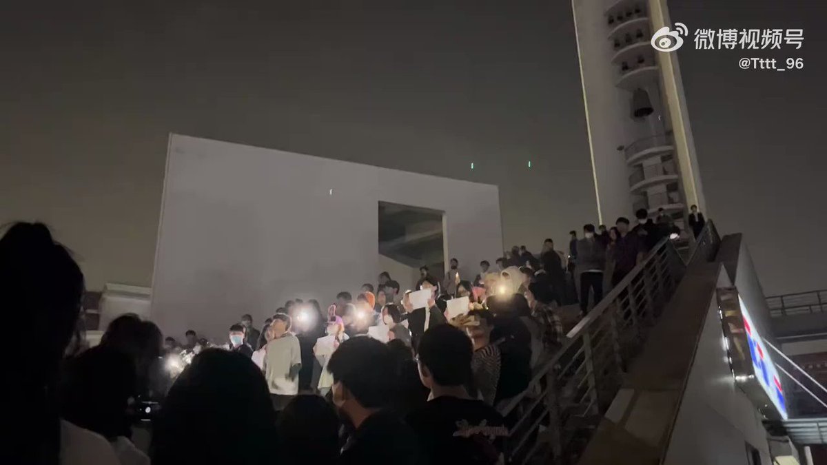 Echohito自由先聲 On Twitter 南京傳媒學院的 白纸革命 白纸运动 A4纸革命 新苏联笑话
