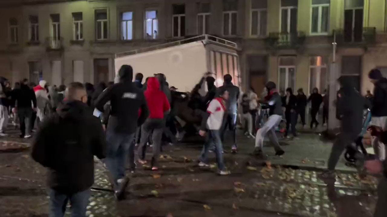 Sam van Rooy 🖤💛 on Twitter: "Minder minder minder! 🇲🇦 #Brussel https://t.co/KvL3ipWK2C" / Twitter