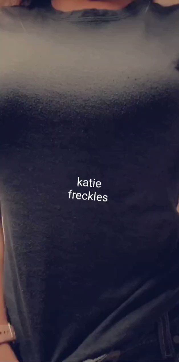 Katie Freckles 😘 on Twitter: "Titty flash 📸 https://t.co/USqIImu6YI" / Twitter