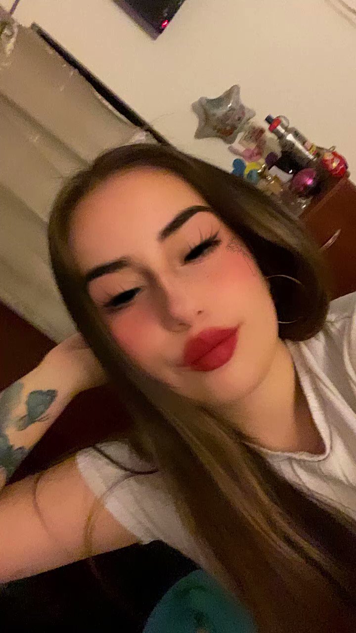 Melannie (@babe_smokee) / Twitter