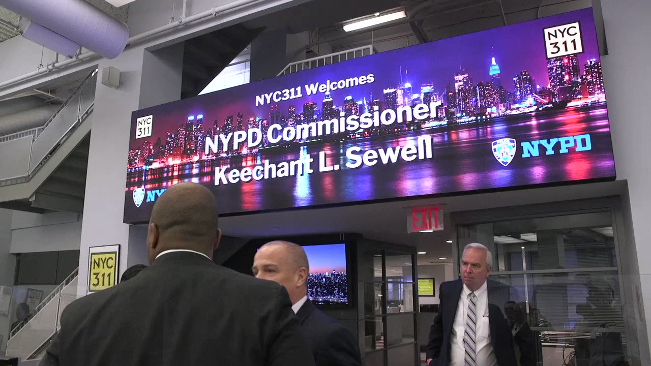 NYPD NEWS on Twitter: "Today, @NYPDPC and NYPD executives toured @nyc311 in lower Manhattan to ...
