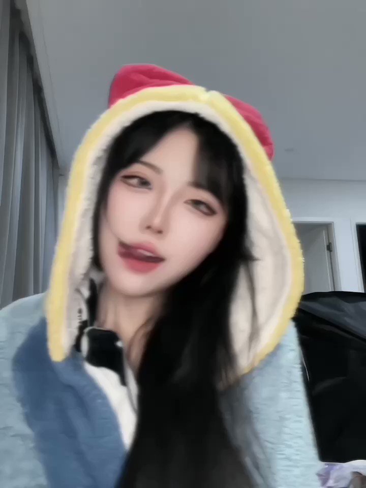 颜艺一下吧最近没修图想吃喵崽的口水嘛? Slutbroadcast 0xpuppies