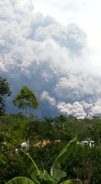 Ig Merapi Uncover On Twitter Dokumentasi Erupsi Gunung Semeru Pagi
