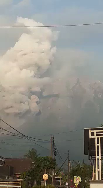 Ig Merapi Uncover On Twitter Dokumentasi Erupsi Gunung Semeru Pagi