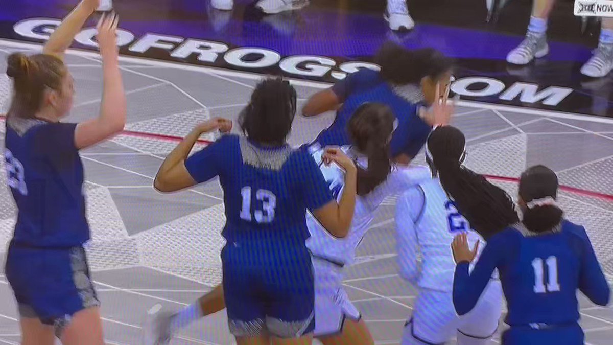 Athlete Swag On Twitter Wild Fight Breaks Out At Tcu George Washington Women S Basketball Game