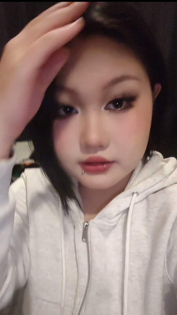 我特别特别喜欢内天化的妆 金属穿透 @chumngyun1