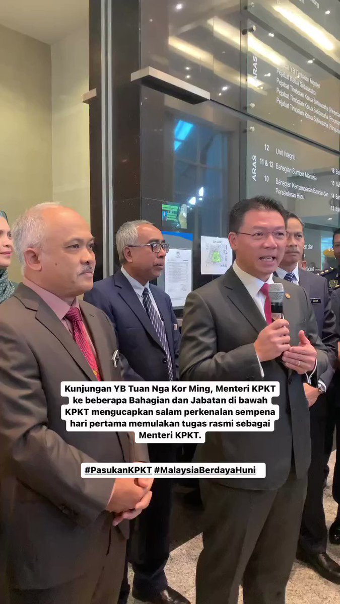 Nga Kor Ming on Twitter: "RT @kpkt_gov: YB Nga Kor Ming jumpa staff KPKT sedang kerja ucap salam ...