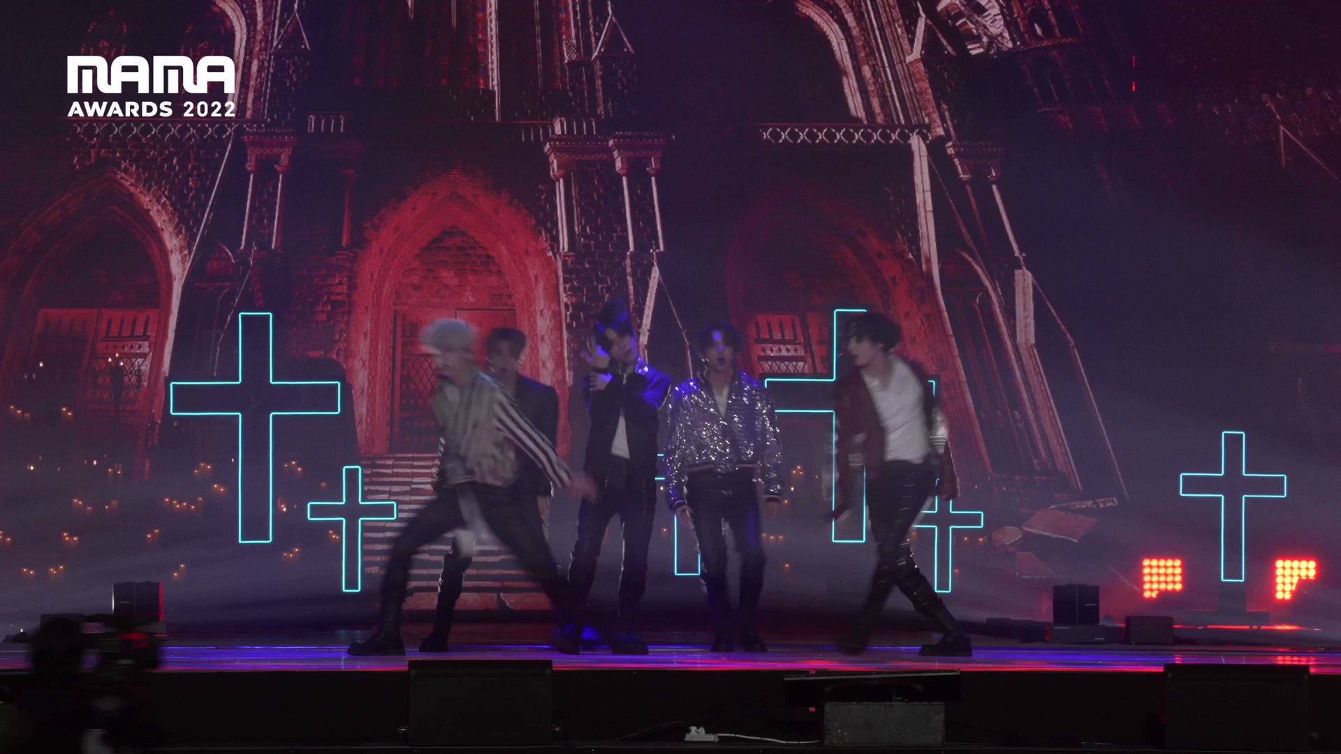 Mnet Plus 엠넷플러스 on Twitter: "[#2022MAMA] 투모로우바이투게더 직캠 선공개 🎥Fancam released on Mnet Plus https ...